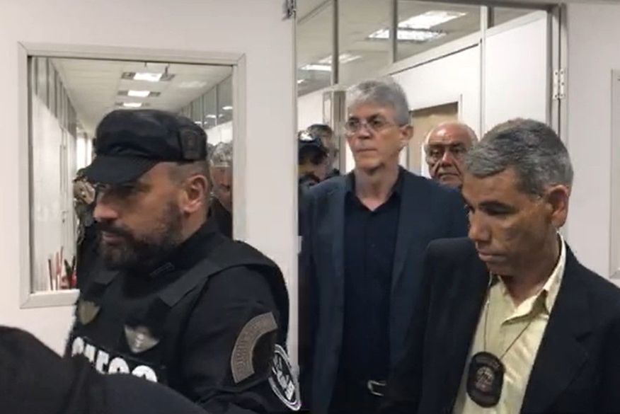 Os crimes ‘quase perfeito’ da grande família - Marcone Ferreira